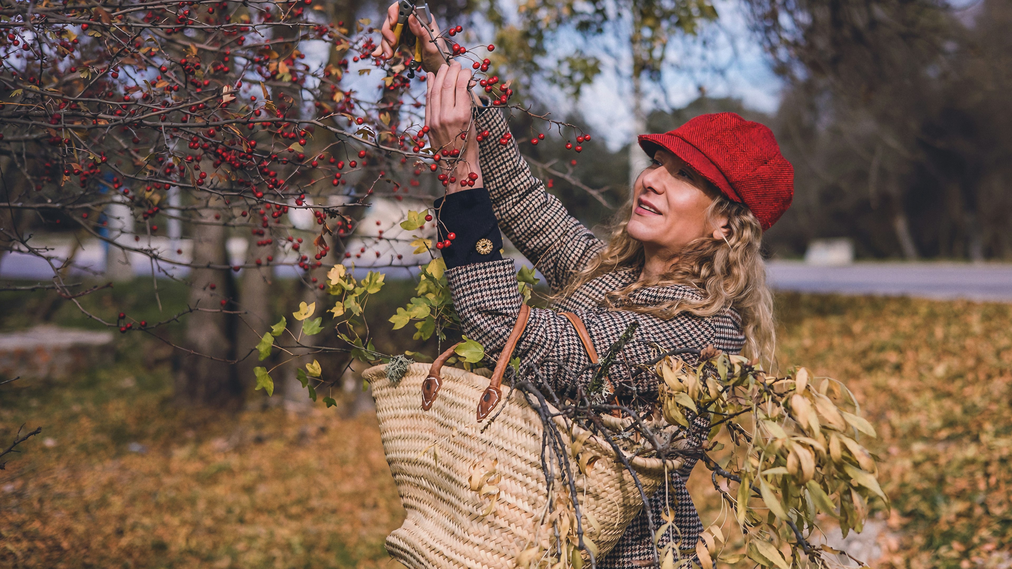 Learn Floral and Biophilic Art with Gugui in Spain | VAWAA